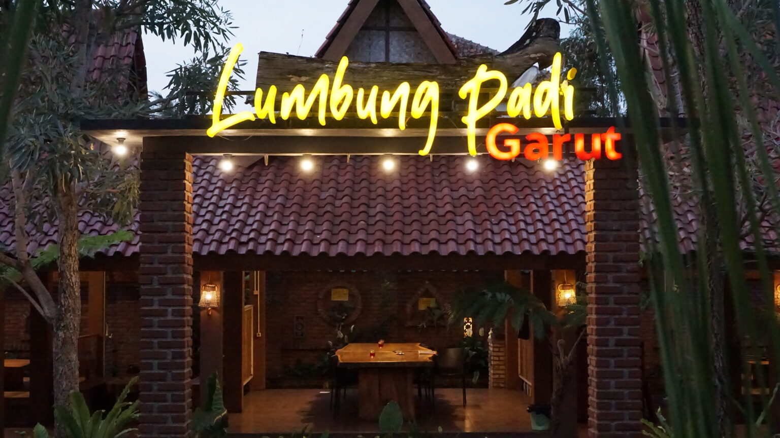 Rumah Makan Lumbung Padi – Wisata Garut
